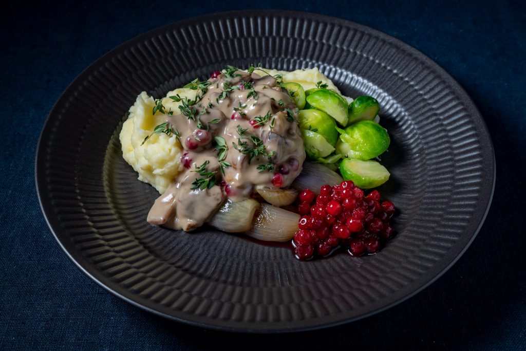 Norwegian mushroom stew & mashed potatoes - SY Selkie
